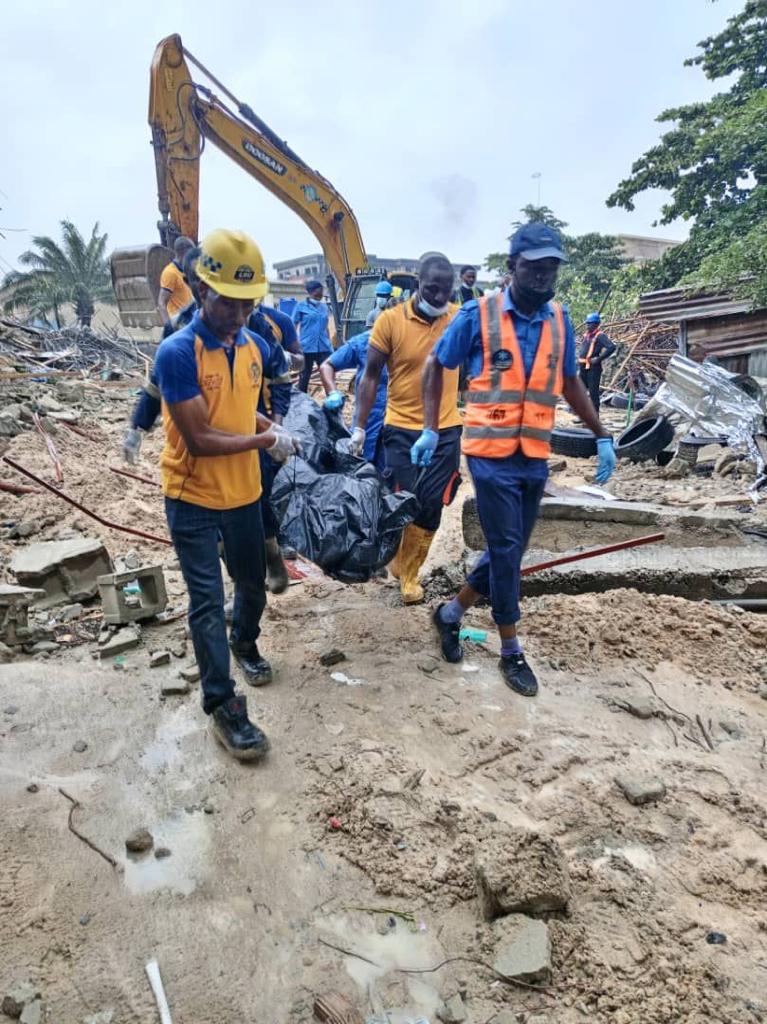 Videos and Pictures of Seven-Storey Oniru Estate Lekki, Uncompleted ...